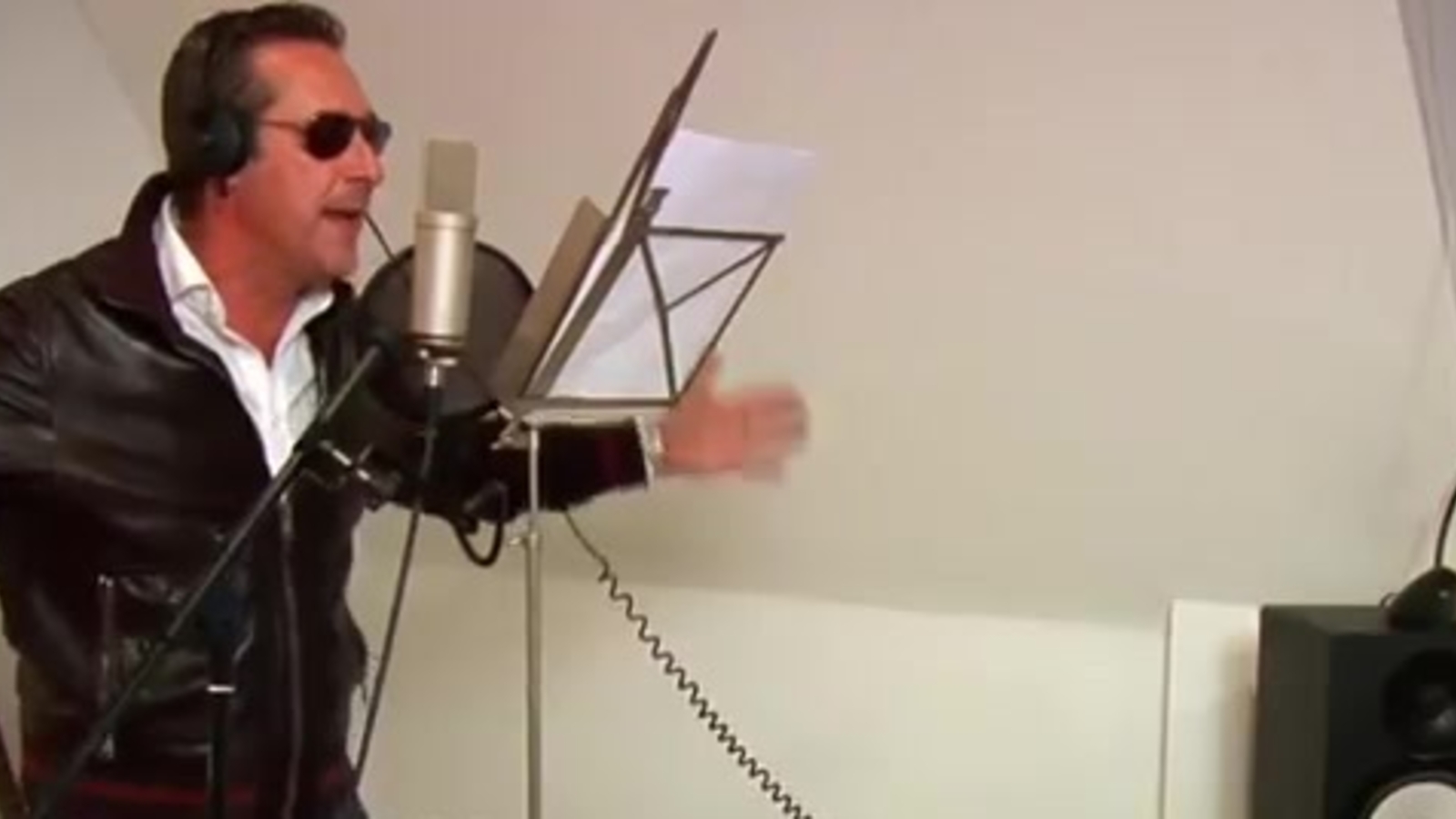 HC Strache: „Steht auf, wenn ihr für HC seid!"