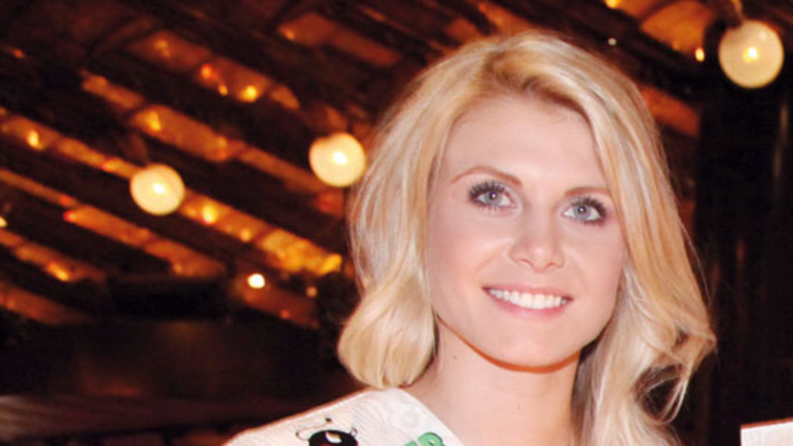 Julia Hofer: Abflug zur Miss World!