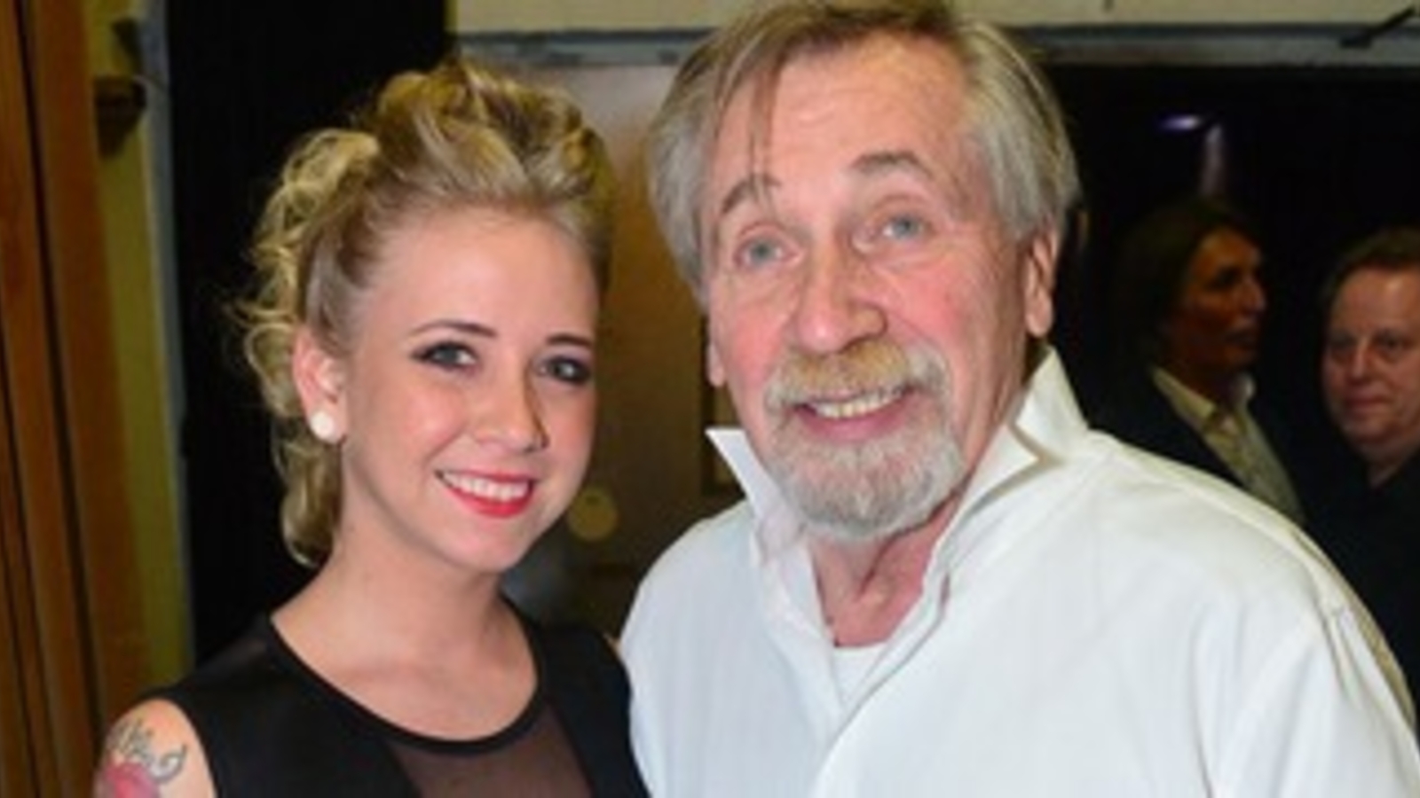 Rebecca Rapp: Mit nacktem Busen gegen das Quoten-Desaster! - oe24.at