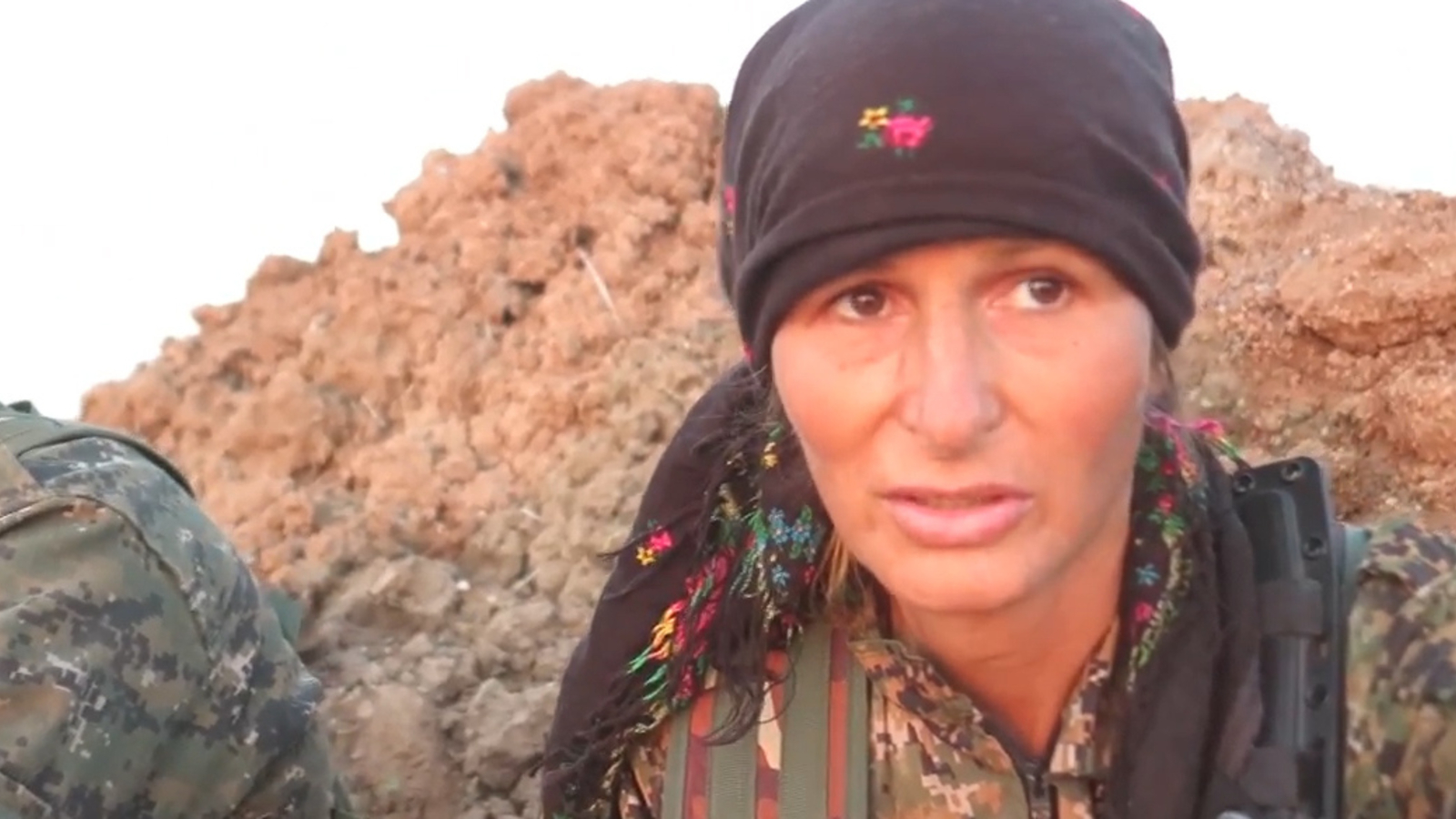 Model kämpft gegen ISIS