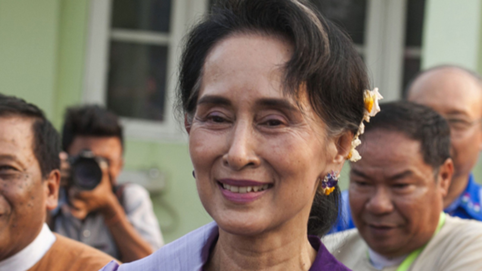 Myanmar: Suu Kyi in Regierung