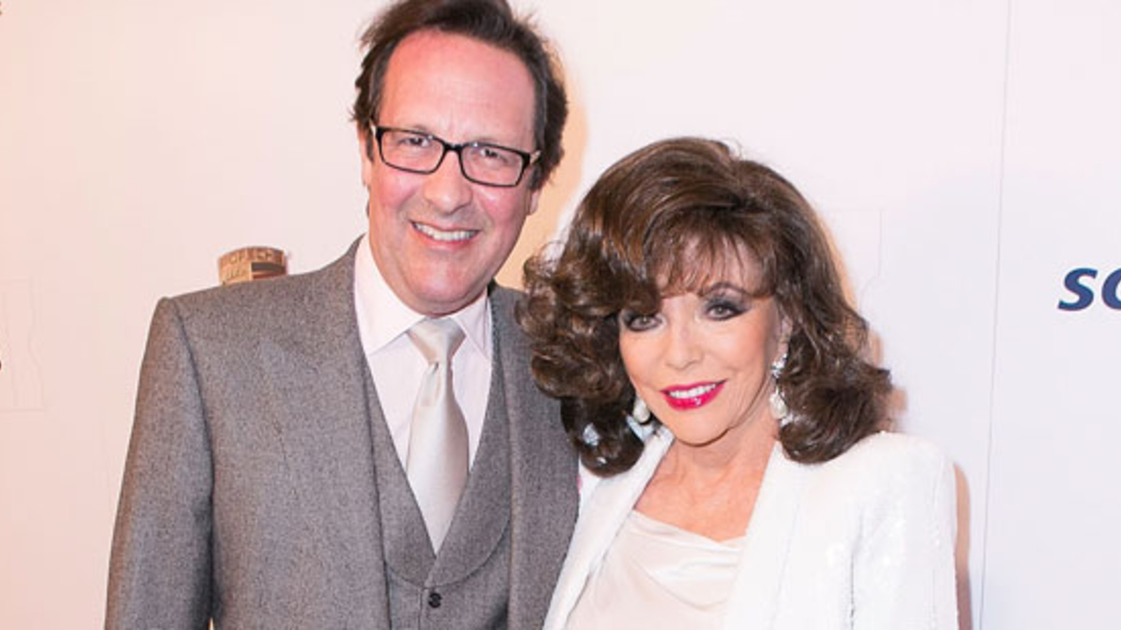 Joan Collins (81) spricht über Sex-Leben - oe24.at