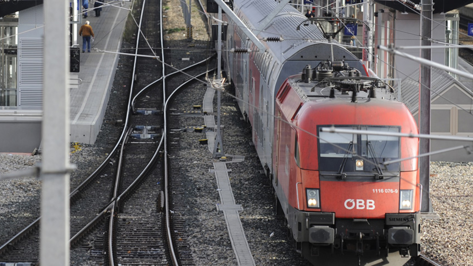 Zugverkehr lahmgelegt: Chaos am Bahnhof Meidling