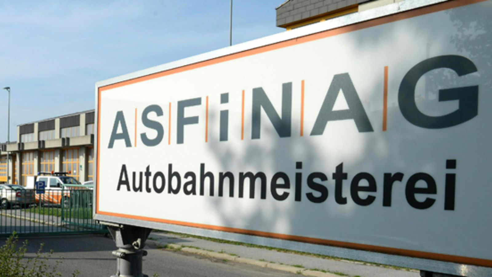 Asfinag-Mitarbeiter rettet fünf Flüchtlinge von Autobahn