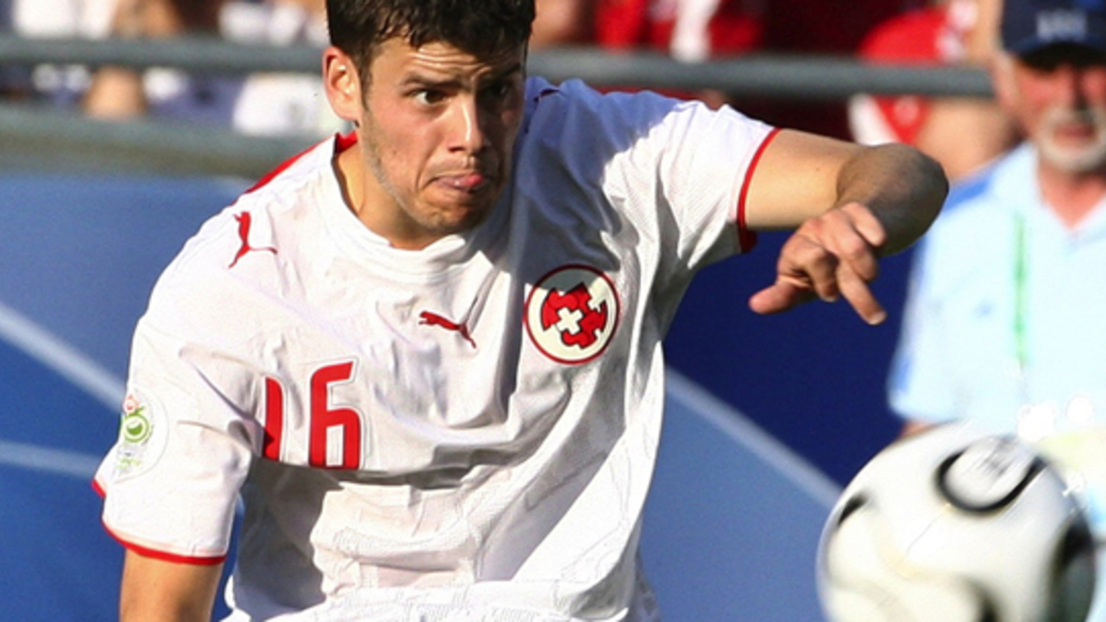 Barnetta wechselt zu Schalke