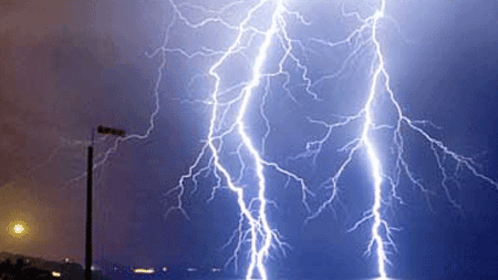 14-Jährige vom Blitz getroffen - oe24.at