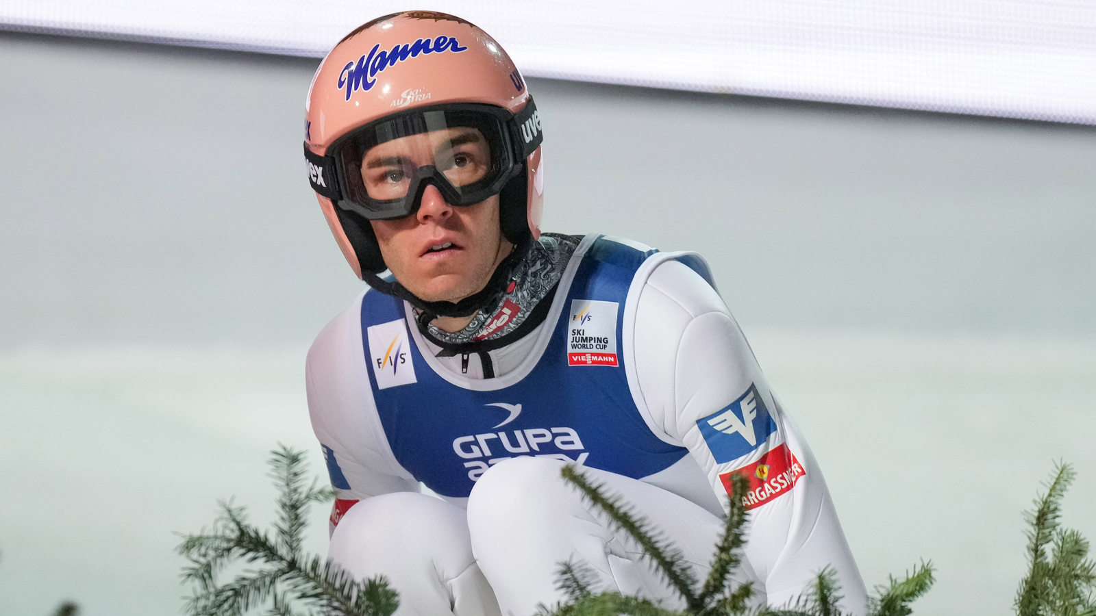 Adler greifen bei Jubiläumstournee an