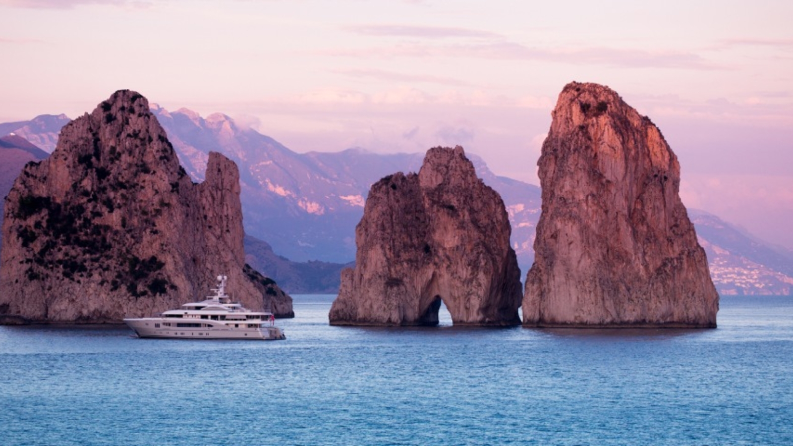 Italien Flair | Diese Stars urlauben auf Capri