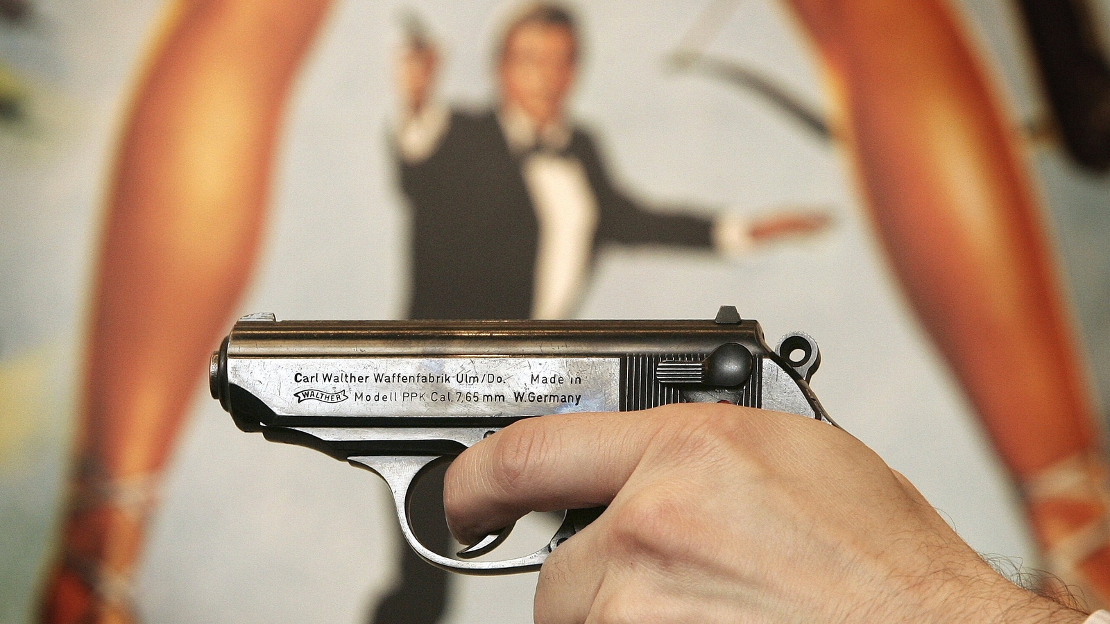 Schuss mit James-Bond-Waffe in Wiener Klasse