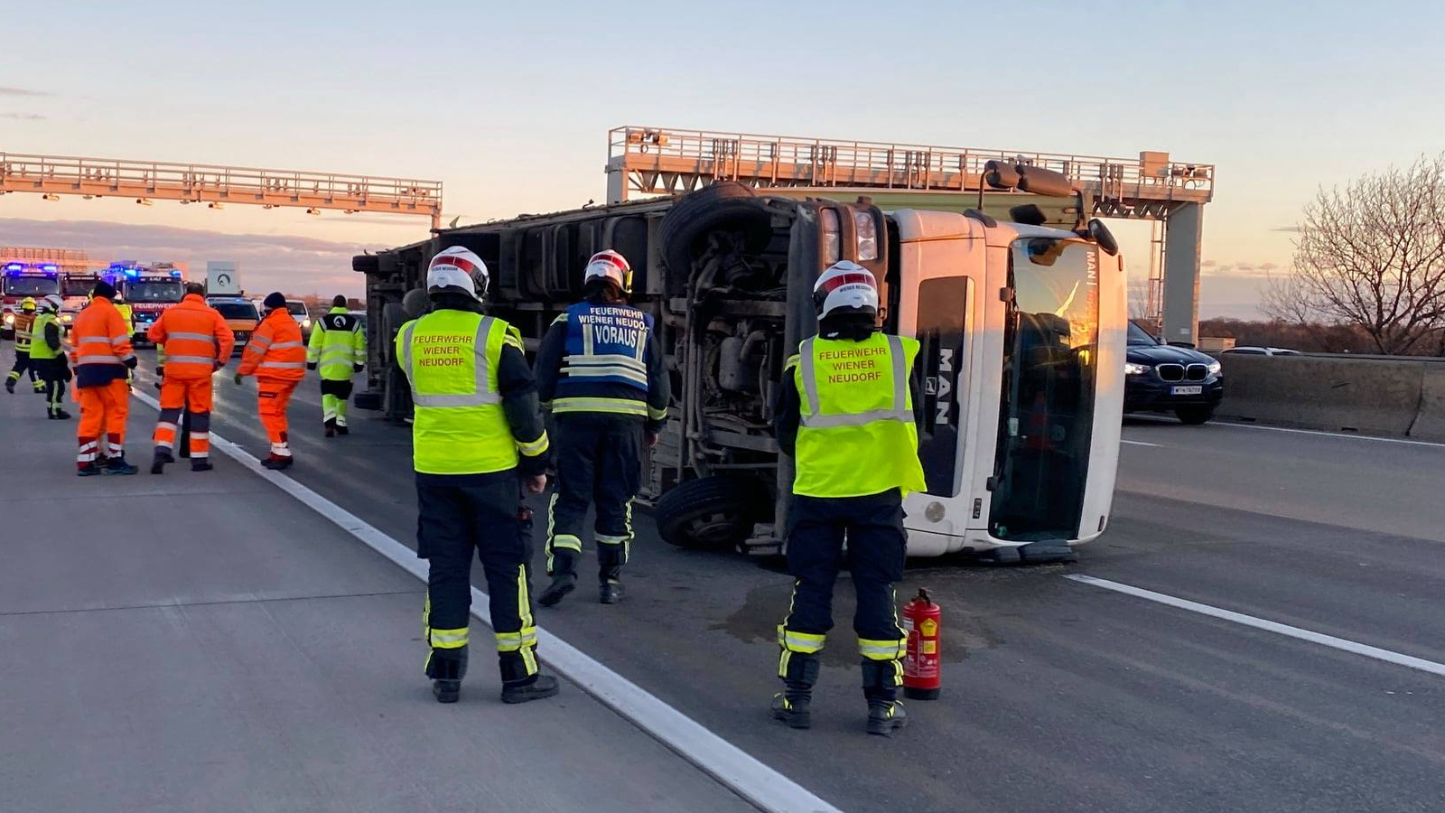 Unfall-Serie auf A2: Massives Stau-Chaos auf Südautobahn - oe24.at