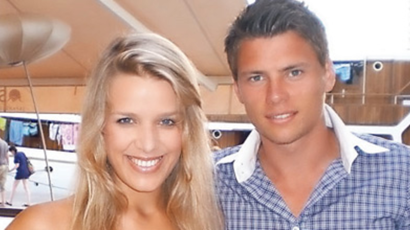 Miss Tatjana Batinic: Verlobung unter Tränen