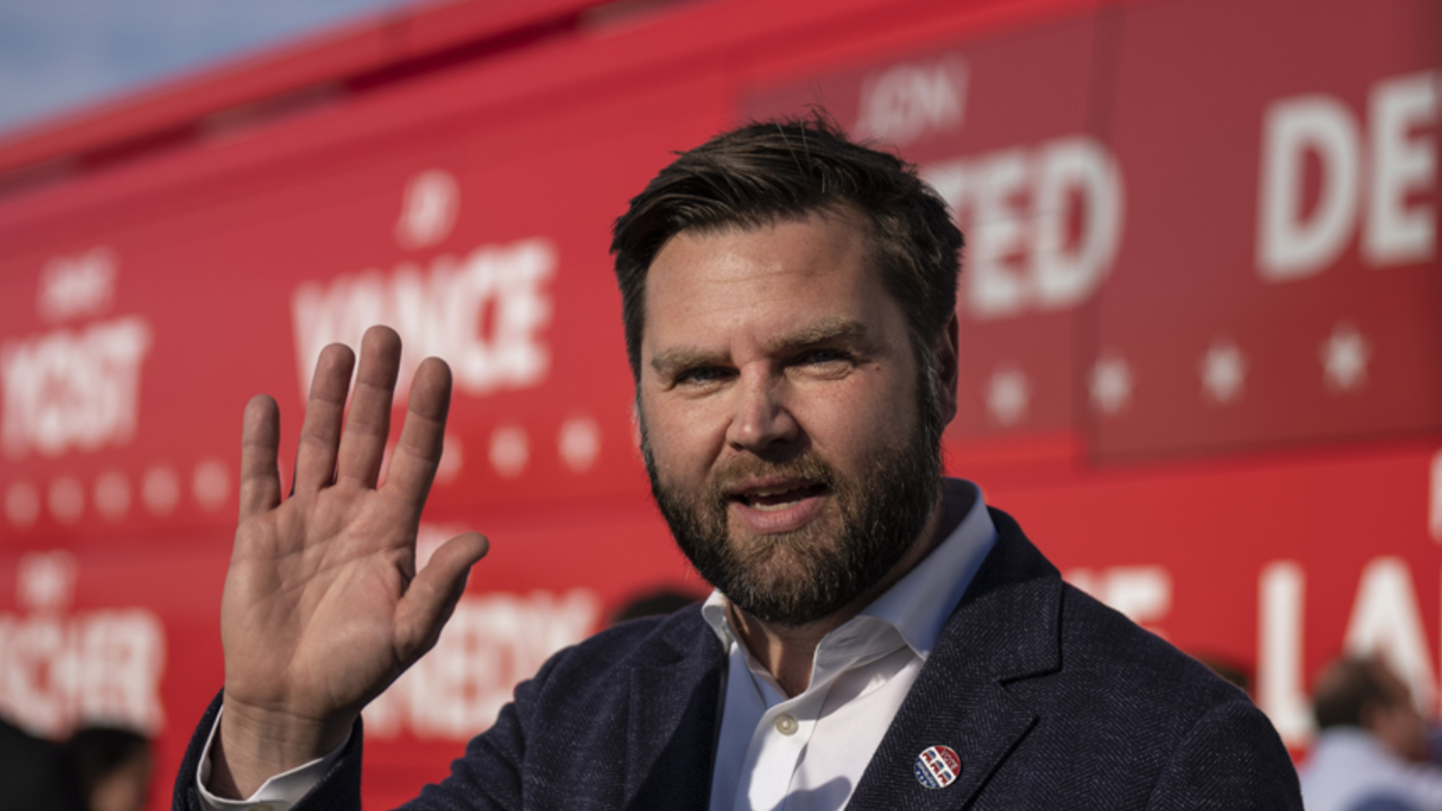 Bestseller-Autor J.D. Vance zieht in den Senat ein - oe24.at