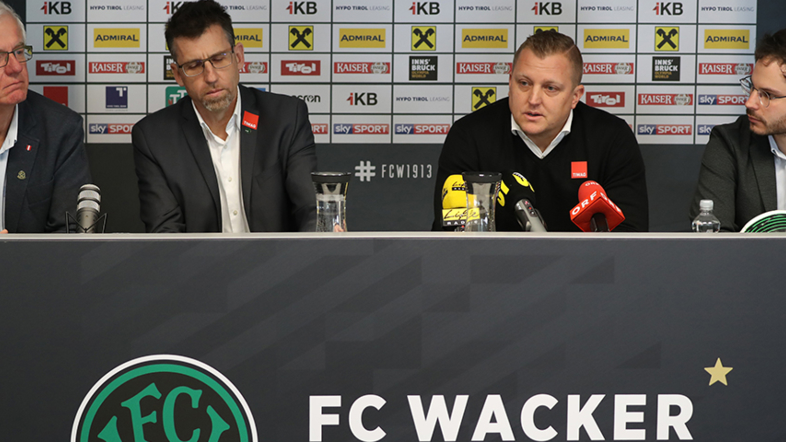 Wacker-Vorstand spricht von "Schmutzkübelkampagne"