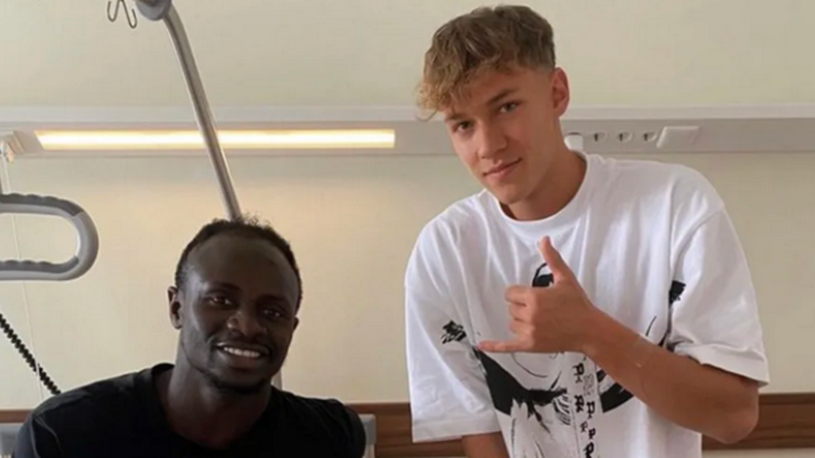 Nach WM-Aus: Erstes Mane-Foto nach OP aufgetaucht