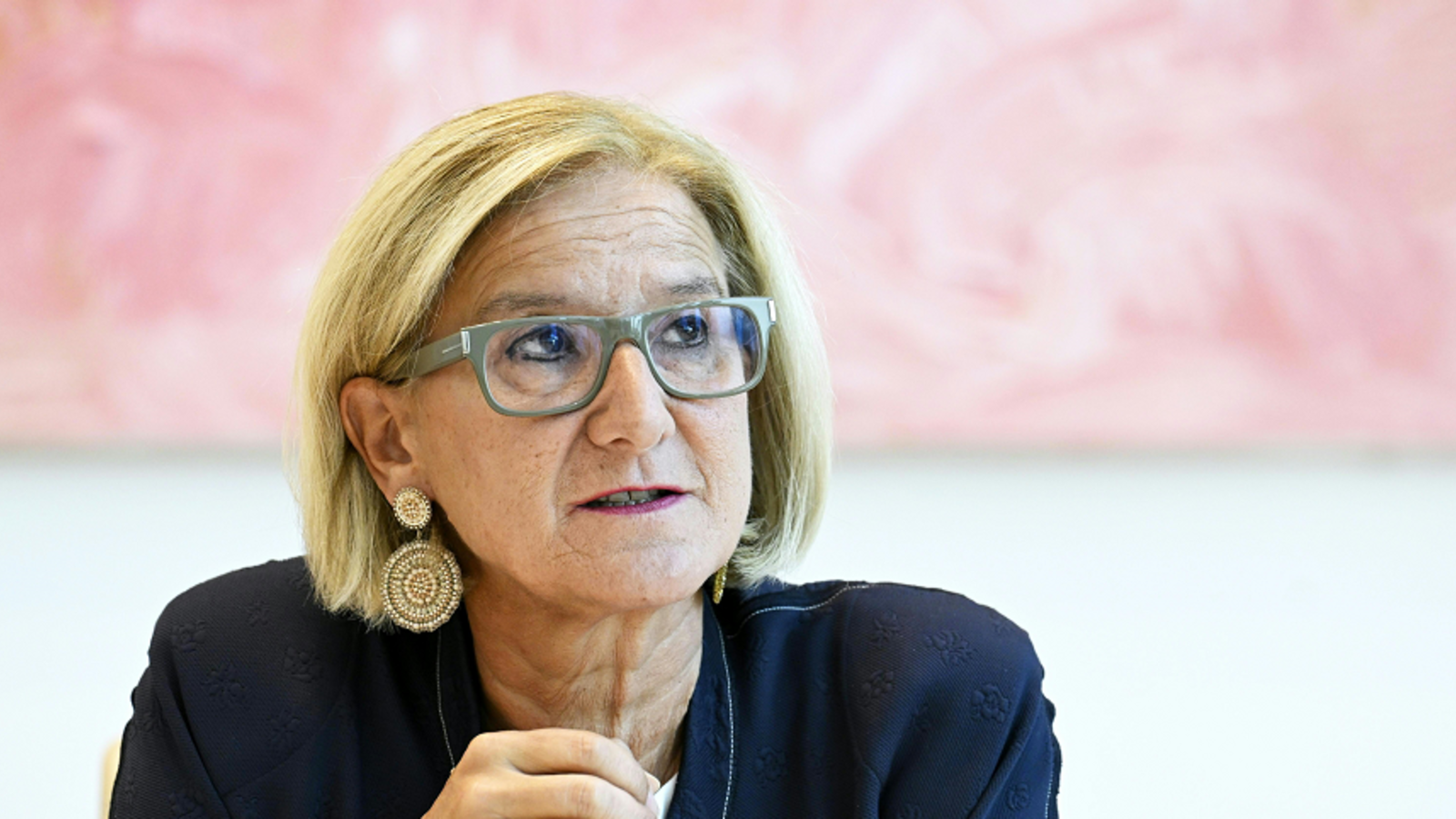 Mikl-Leitner will schweigender Mehrheit Stimme geben - oe24.at