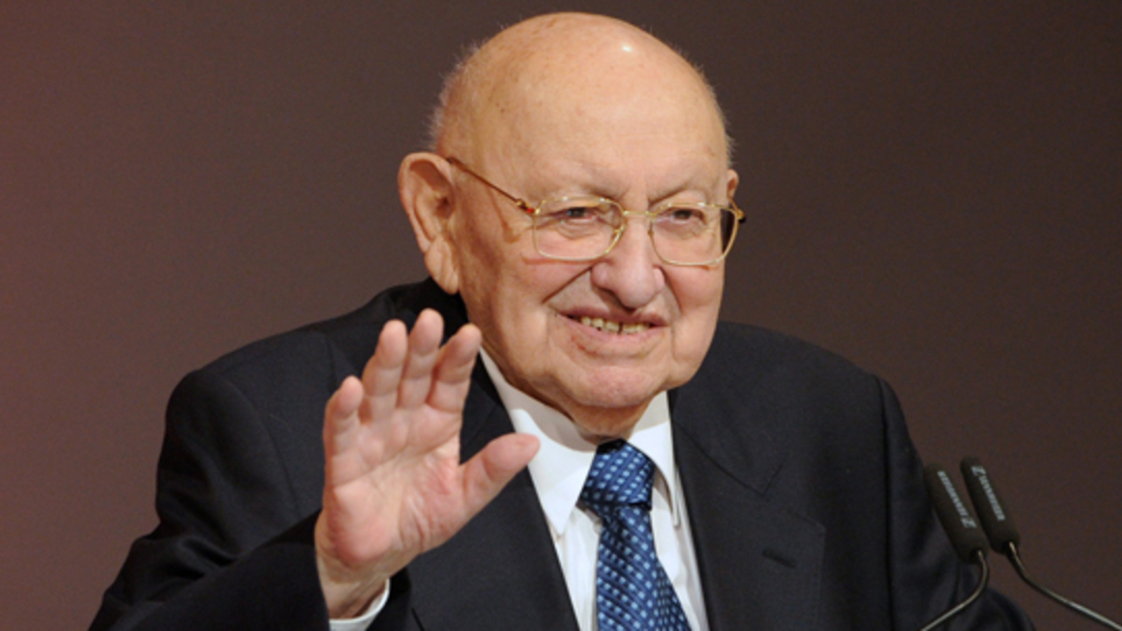 Reich-Ranicki: "Ich kämpfe gegen den Krebs" - oe24.at