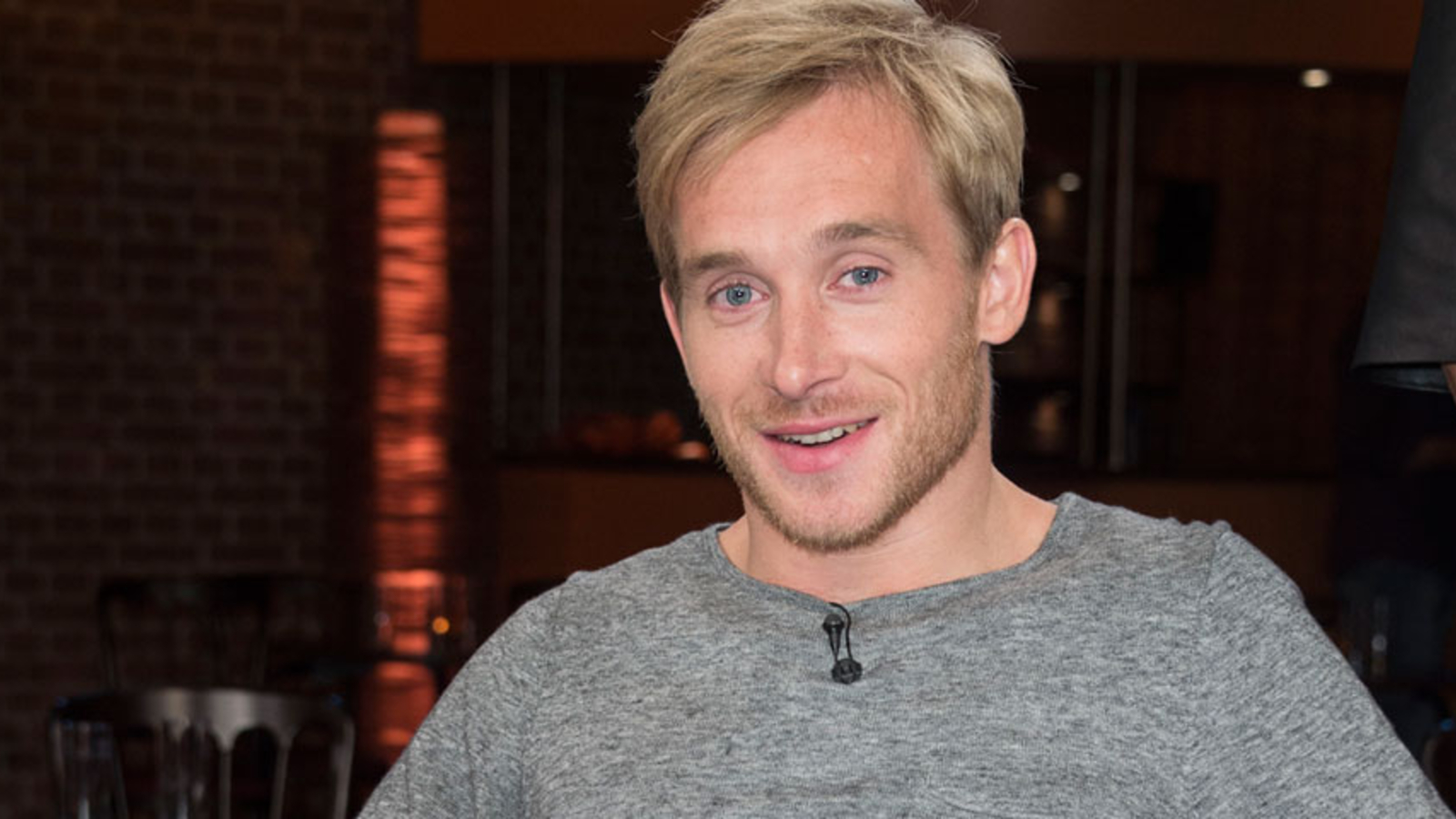 Samuel Koch nach Unfall im Spital - oe24.at