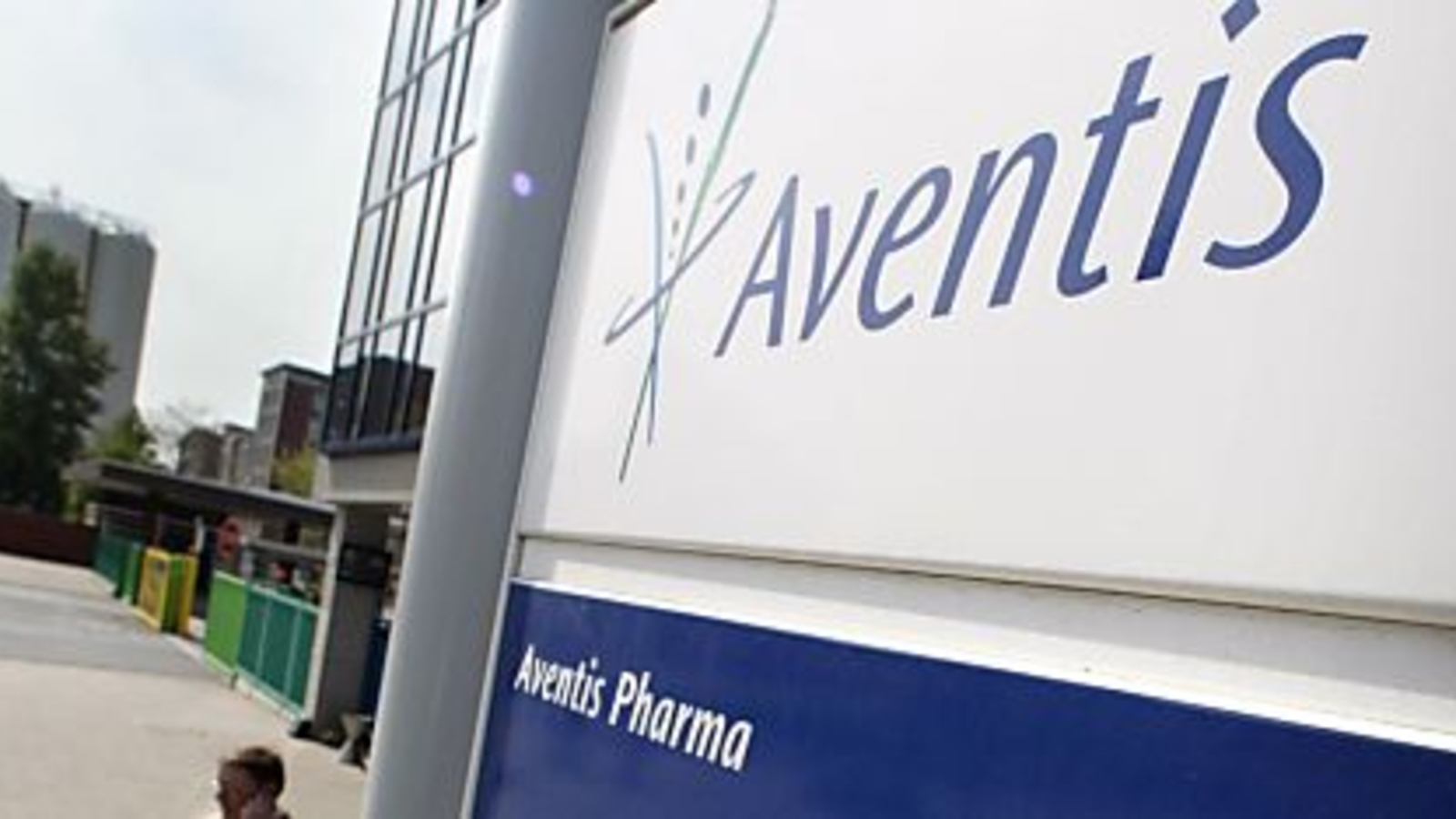 Sanofi-Aventis greift offiziell nach Genzyme