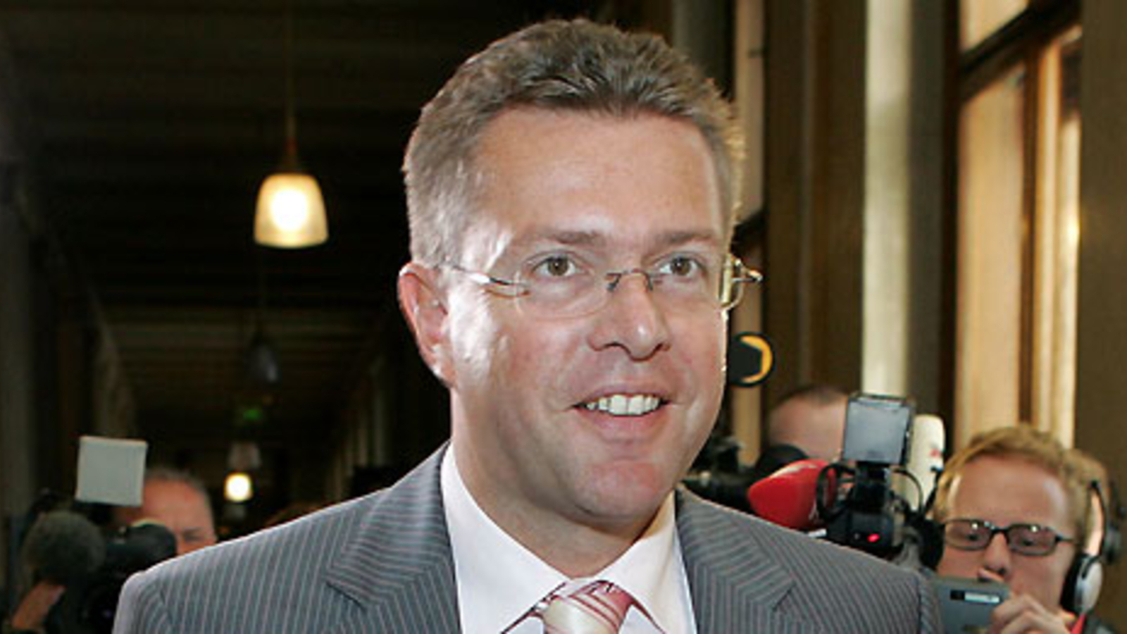 Scheibner hat vor U-Ausschuss ausgesagt - oe24.at