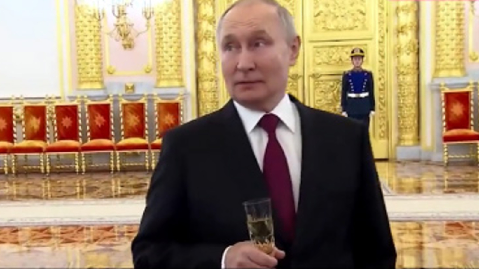 Betrunkener Putin? Video von Kreml-Chef sorgt für Wirbel - oe24.at