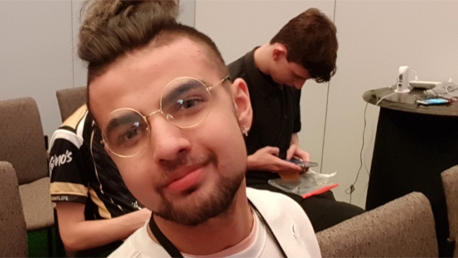 'Fortnite'-Profi stirbt nach Turnier - oe24.at