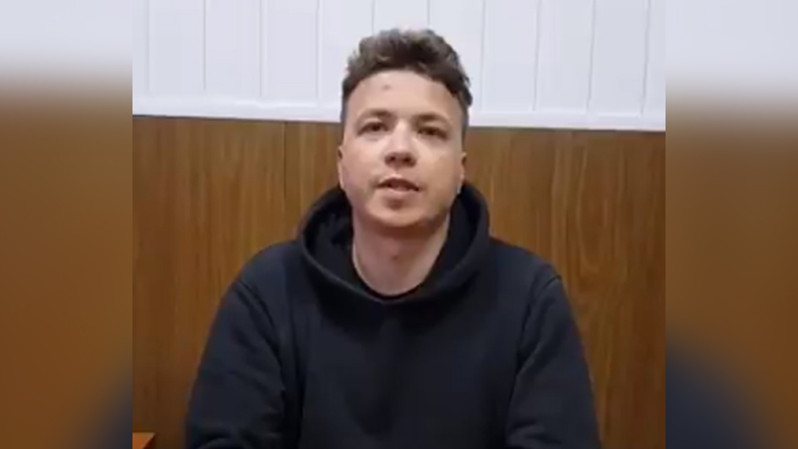 Belarussicher Blogger Protassewitsch nun im Hausarrest - oe24.at