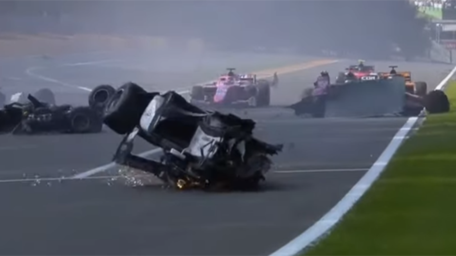 Formel-2-Pilot stirbt bei Horror-Crash in Spa - oe24.at