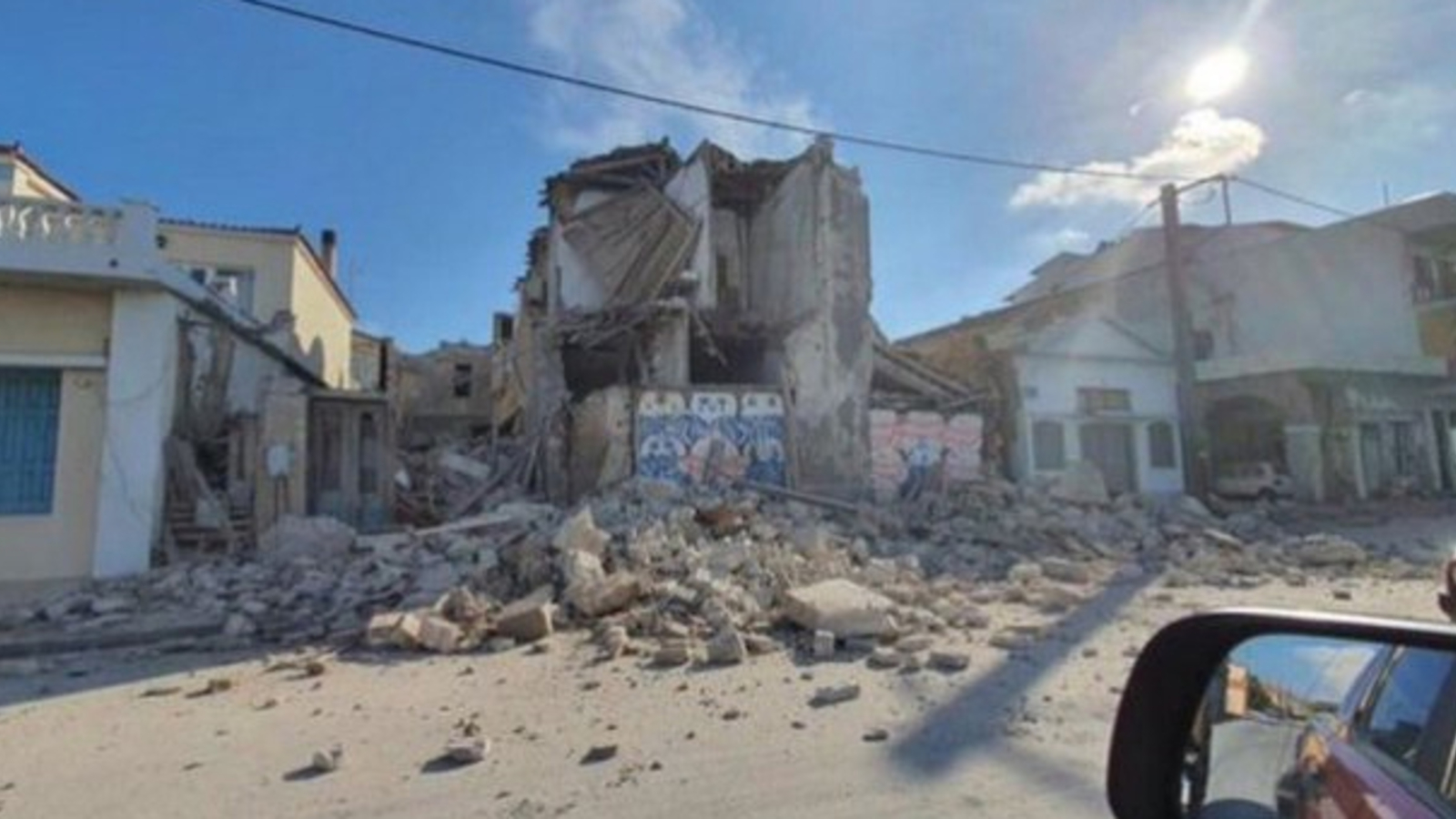 Zahl der Todesopfer nach Erdbeben in der Westtürkei auf 49 gestiegen Zahl der Todesopfer nach Erdbeben in der Westtürkei auf 49 gestiegen