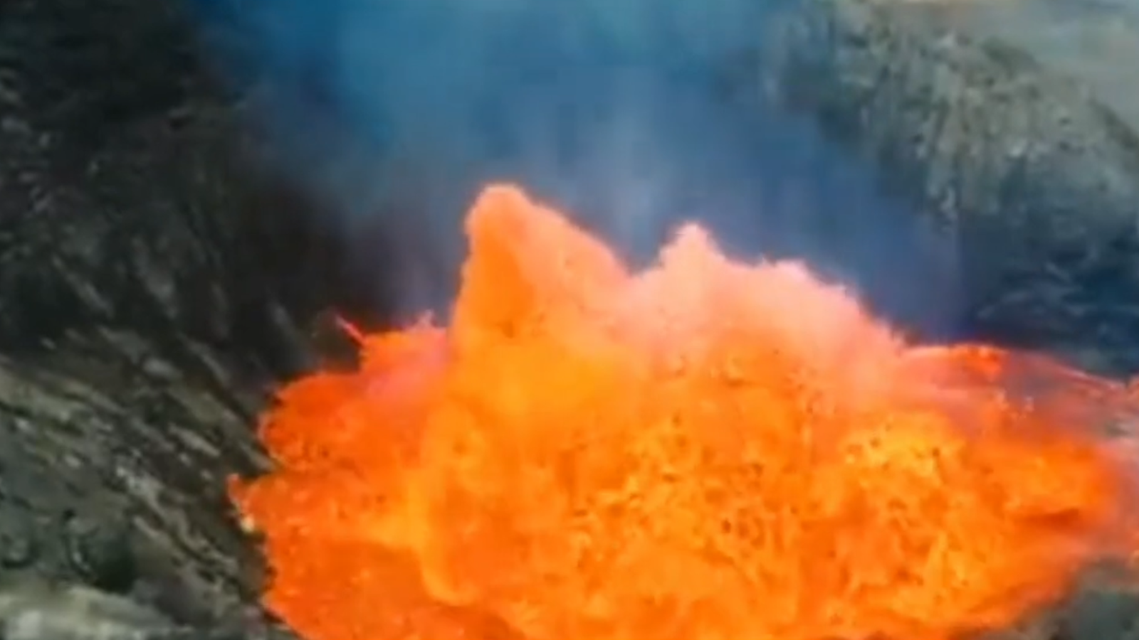 Vulkan spuckt Asche und bedroht Luftfahrt - oe24.at