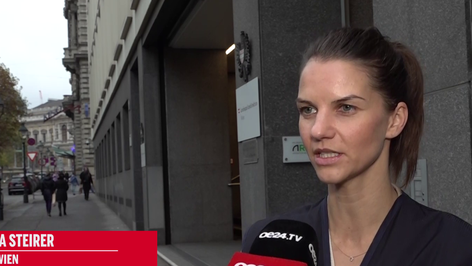 Wien: Mann überfällt mit Pistole Glücksspiellokal: Interview mit Irina ...