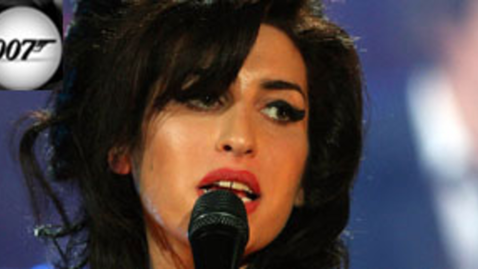 Falls clean: Amy Winehouse soll Bond-Song singen - oe24.at