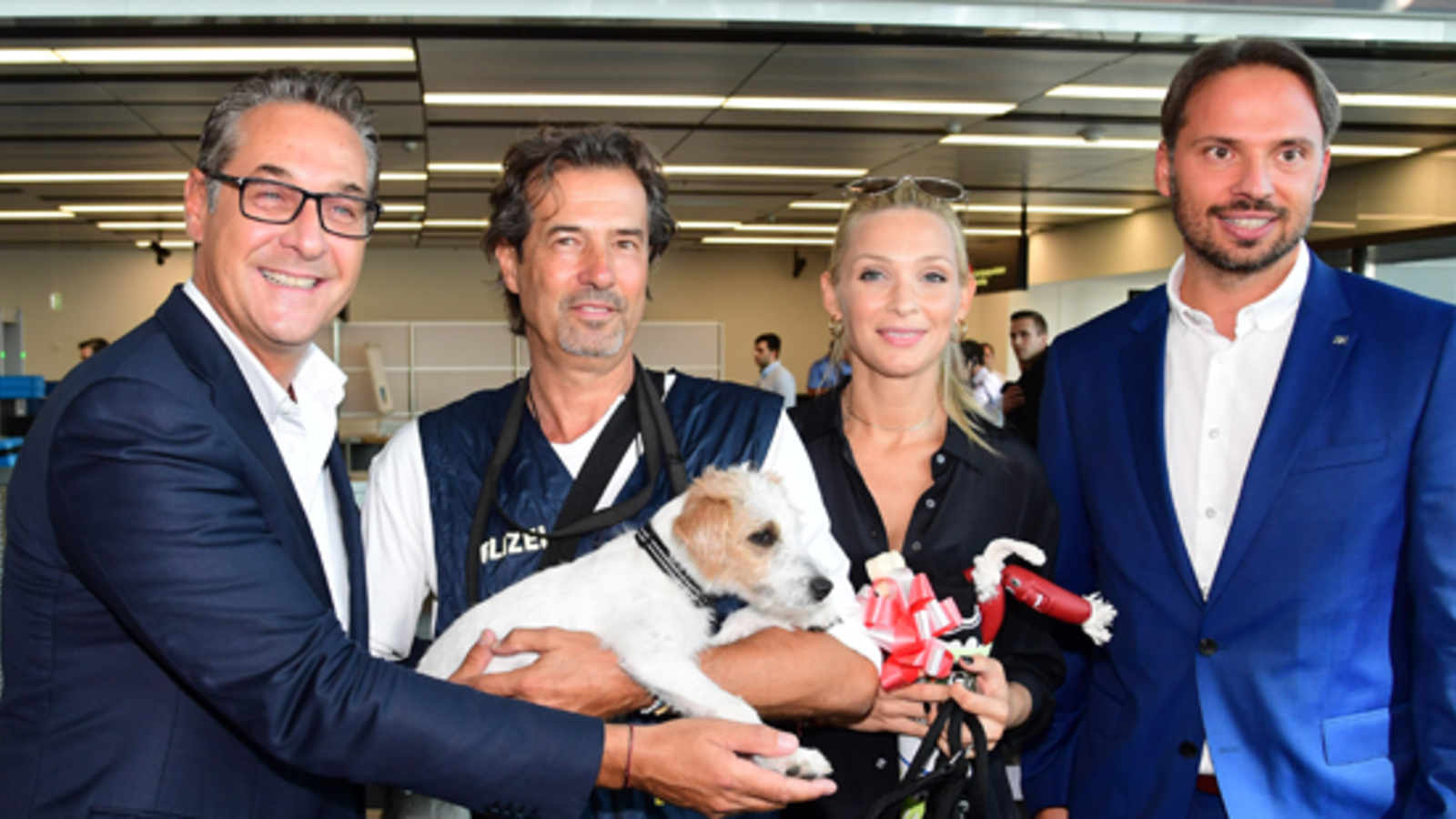 Philippa Strache: Erster Auftritt als Tierschutz-Beauftragte - oe24.at