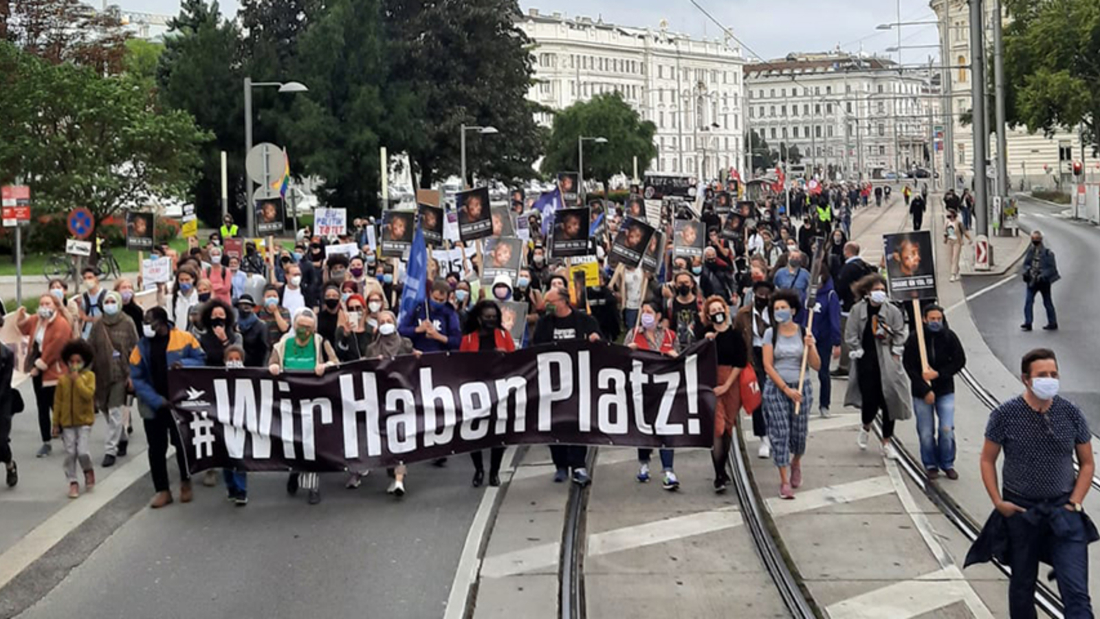 Tausende demonstrierten für Flüchtlings-Aufnahme