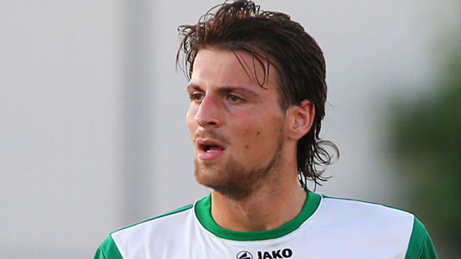 Fürth-Star Azemi auf Intensivstation - oe24.at