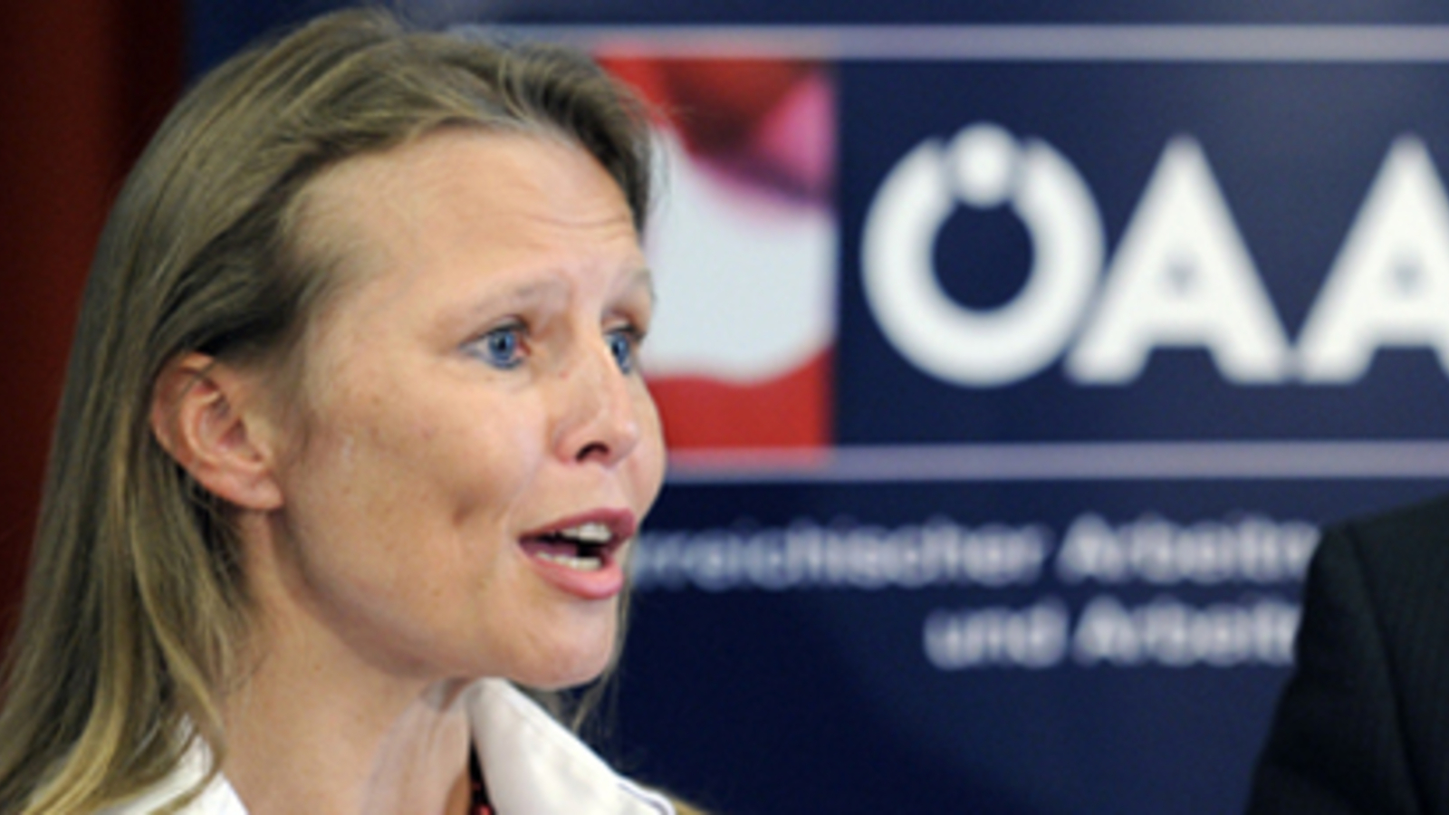 Beatrix Karl - die Premierenfrau - oe24.at