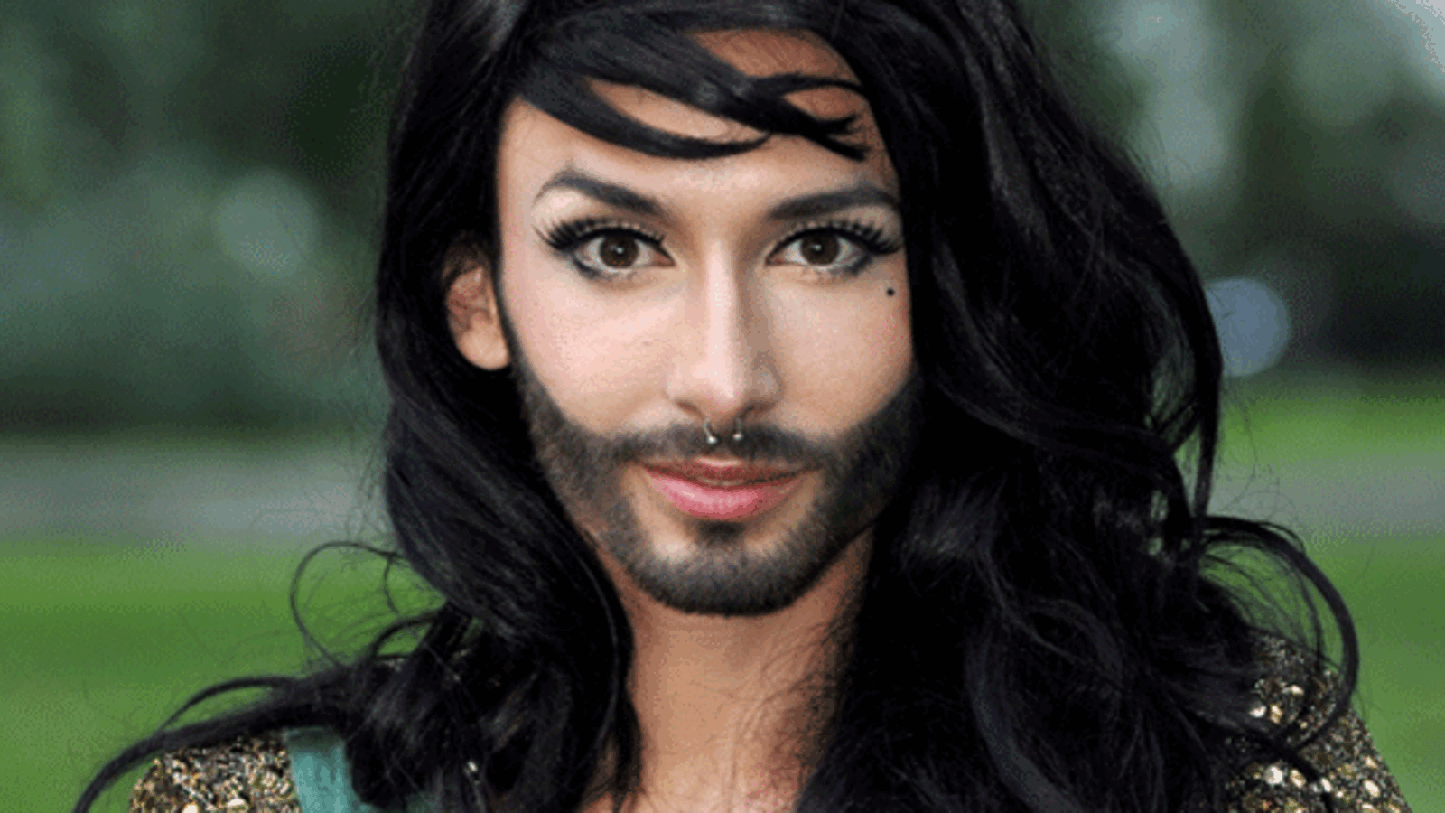Conchita Wurst geht ins Wüstencamp