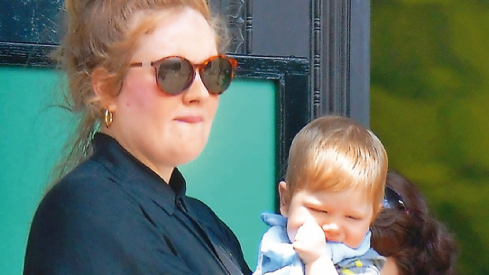 Adele zeigt ihr Baby