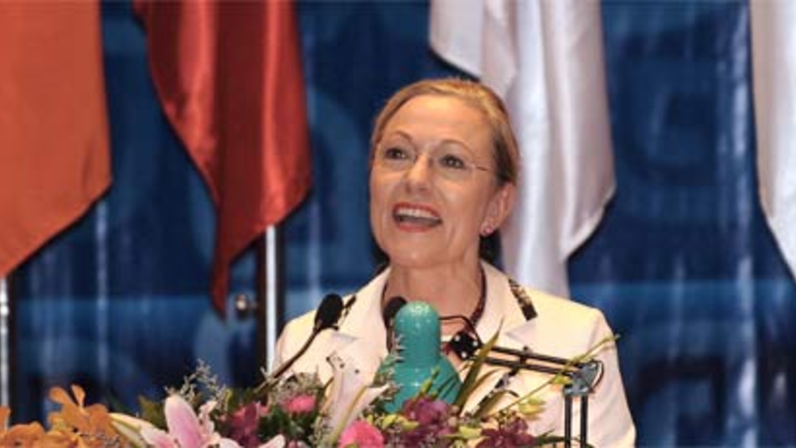 Ferrero-Waldner sagt der UNESCO ab