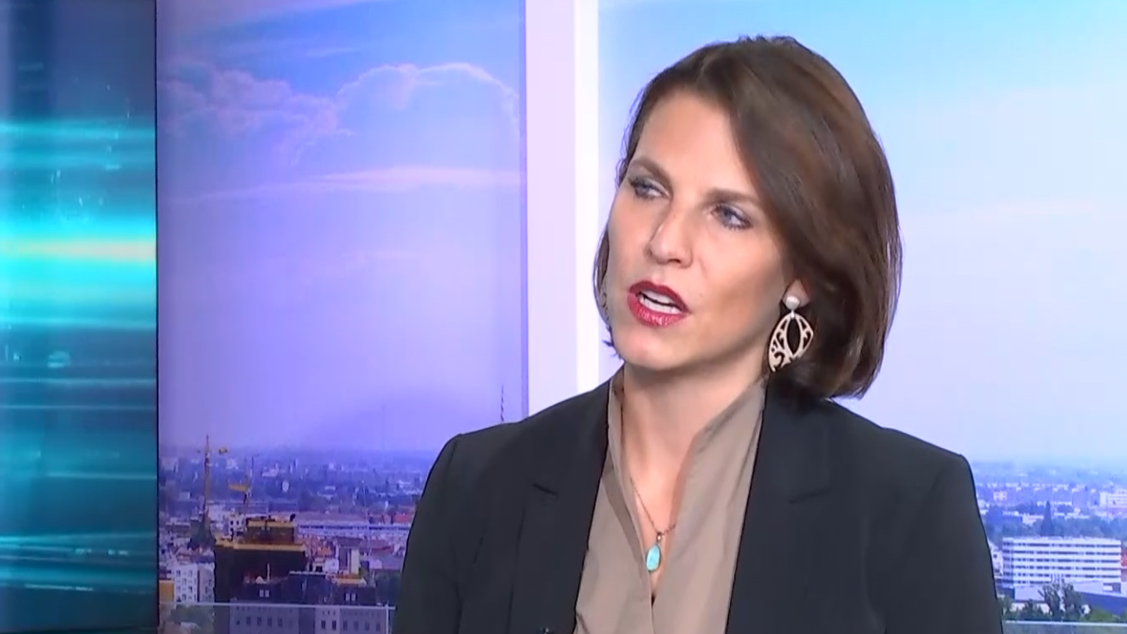 Fellner! LIVE: Karoline Edtstadler im Interview - oe24.at