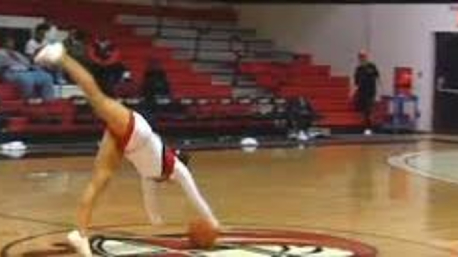 Flic-Flac-Cheerleader ist jetzt Youtube-Star