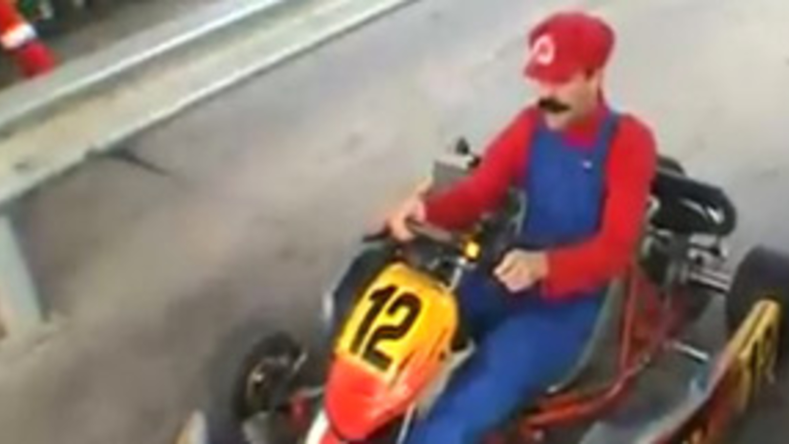 Super Mario macht Frankreichs Straßen unsicher