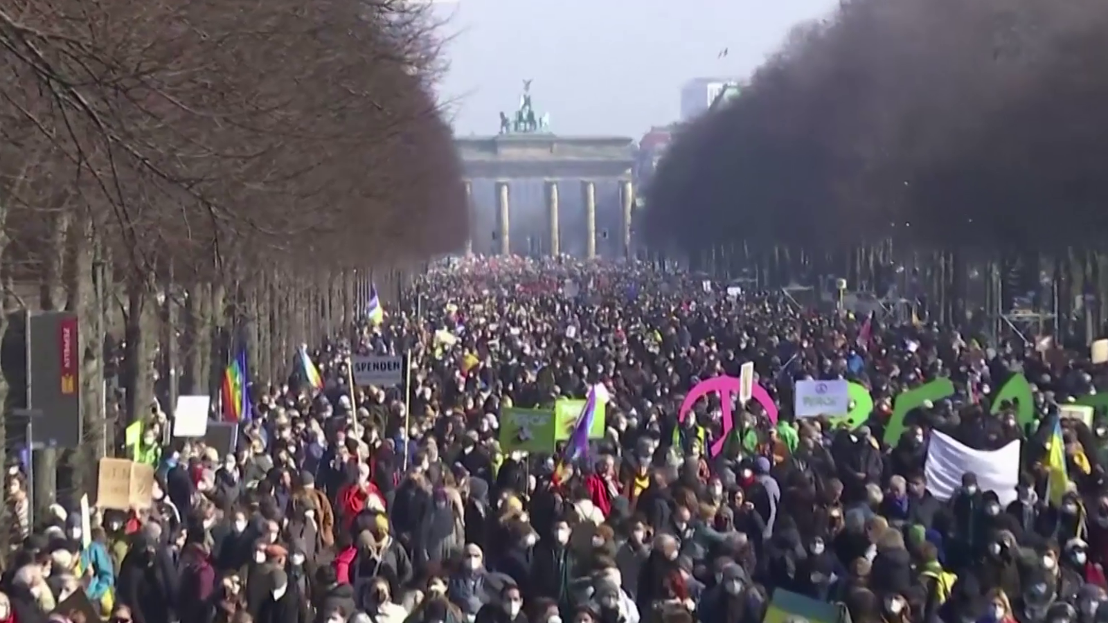 Mehr als 100.000 bei Friedensdemo in Berlin - oe24.at