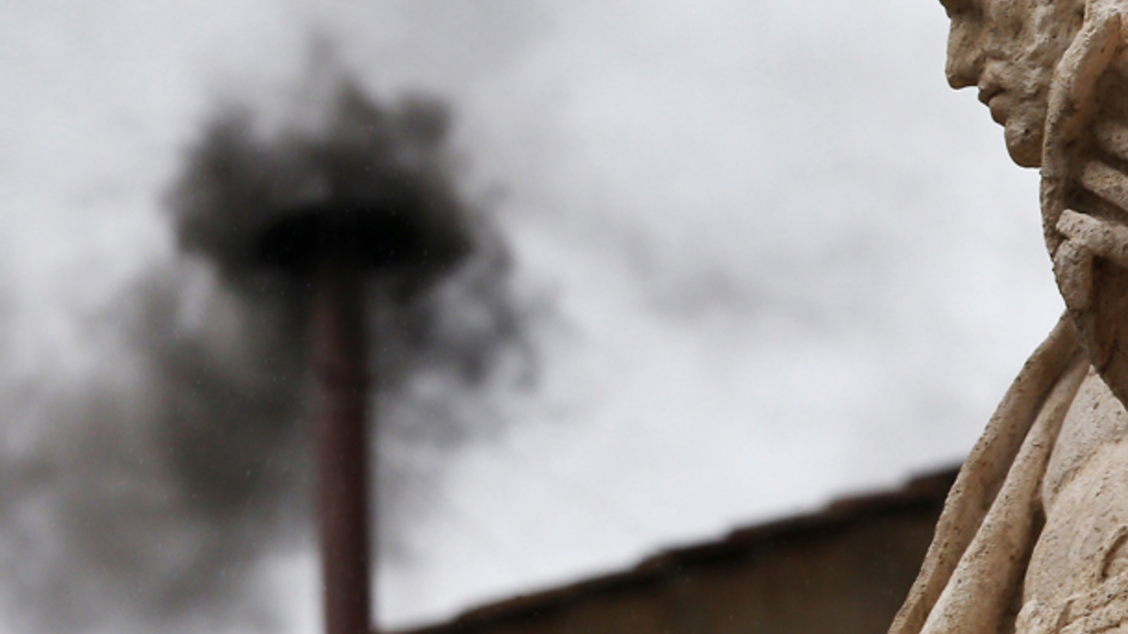 Schwarzer Rauch nach 3. Wahlgang FOTOS