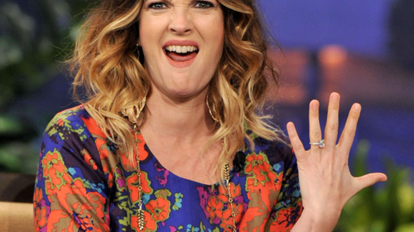 Drew Barrymore ist stolz auf Verlobungsring