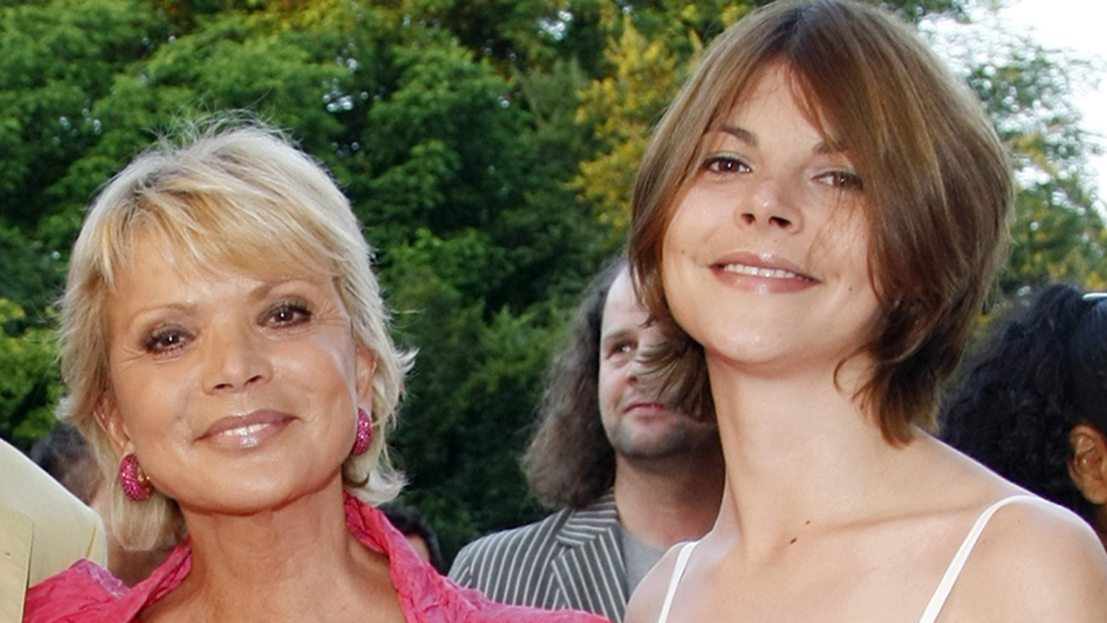 Uschi Glas wird wieder Oma - Tochter erwartet Zwillinge