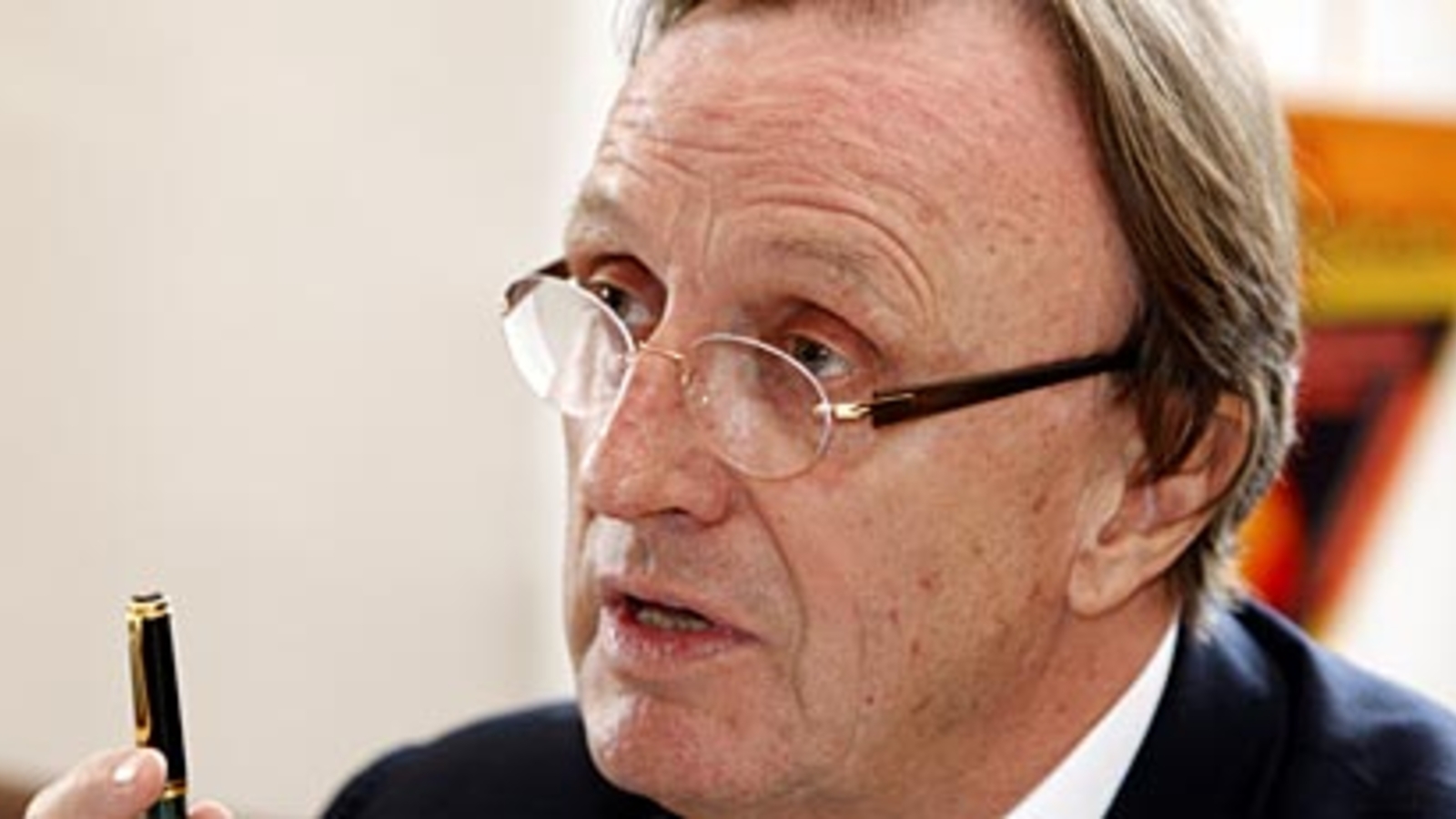 Schmid attackiert Eishockey-Präsident - oe24.at