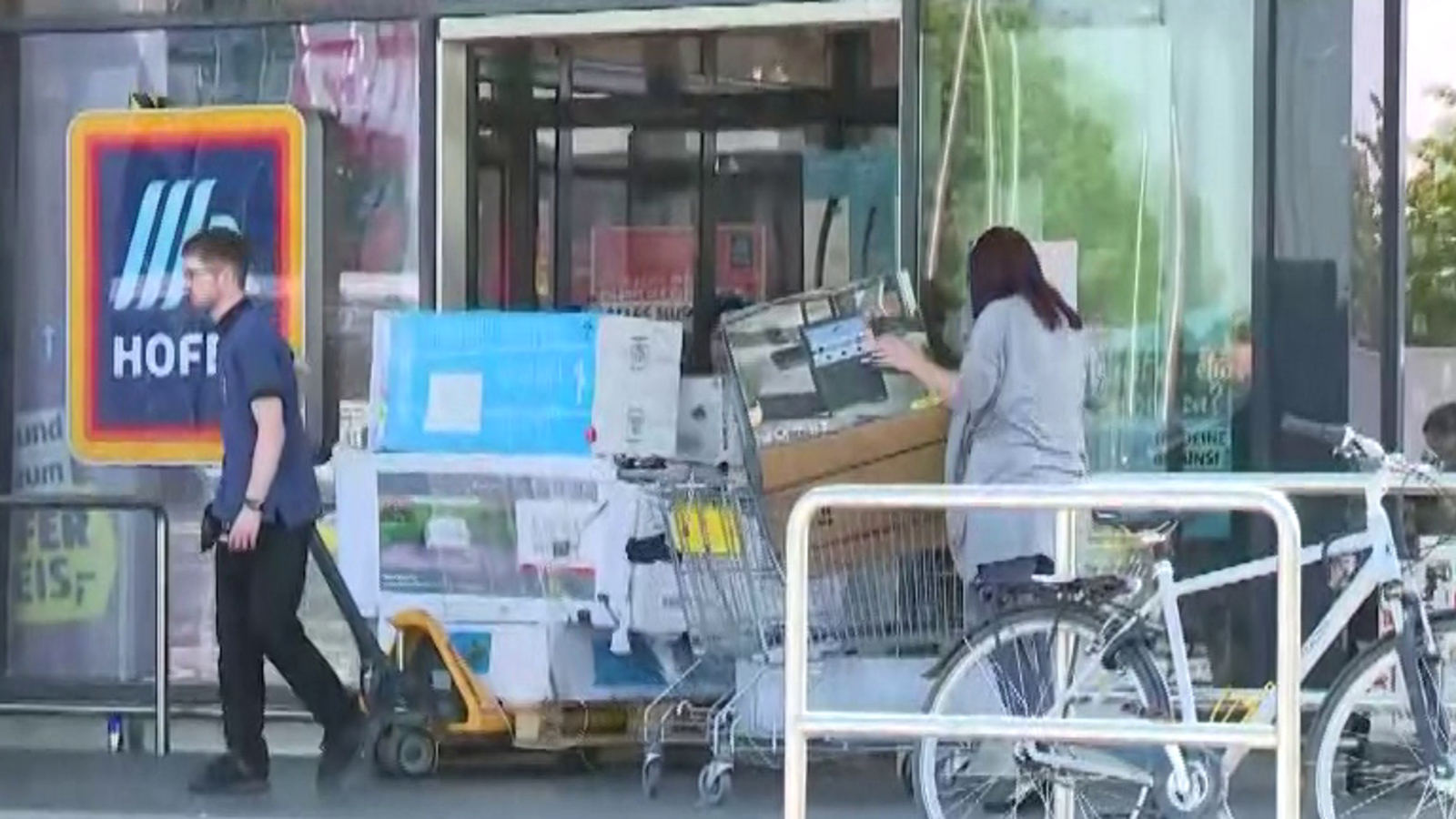 Diskonter Hofer: In diesen Filialen gibt es die Mega-Angebote - oe24.at