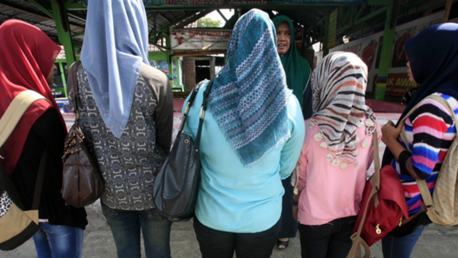 Kopftuch-Verbot in Firmen zulässig?