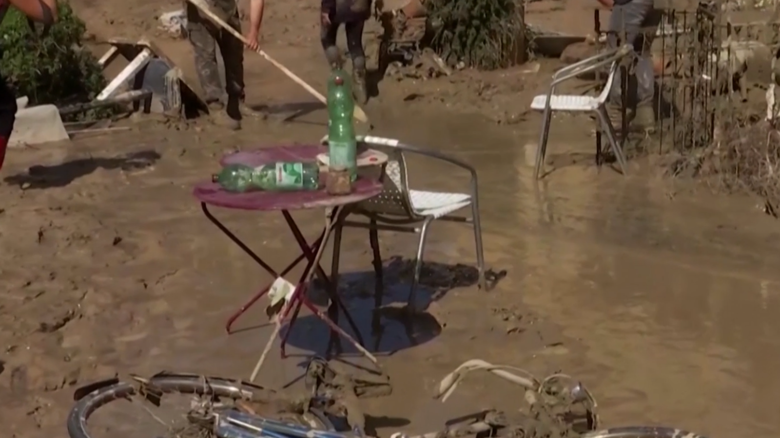 Italien: Fluten schwemmen ganze Orte weg