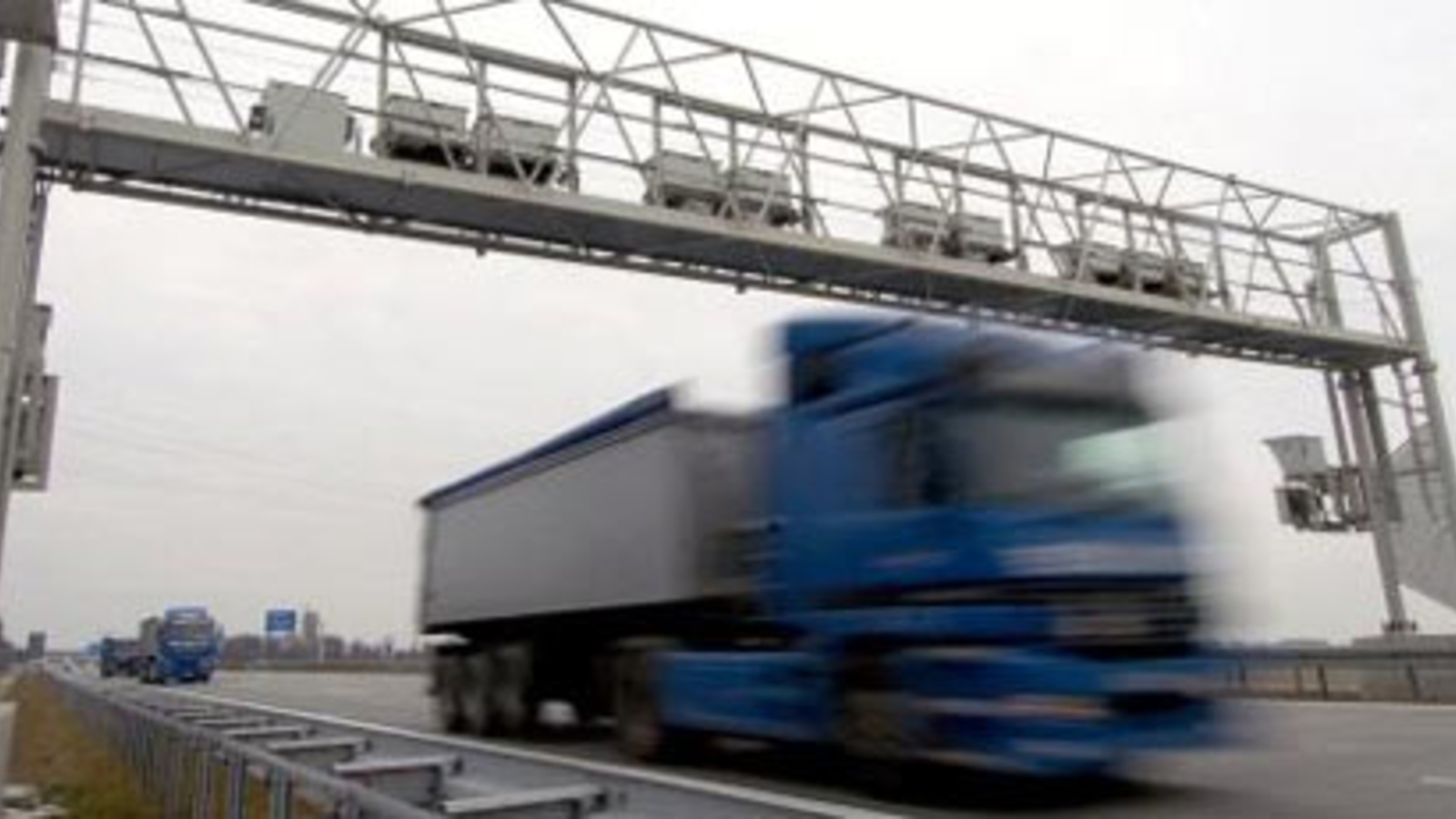 Asfinag hebt Lkw-Maut an - oe24.at